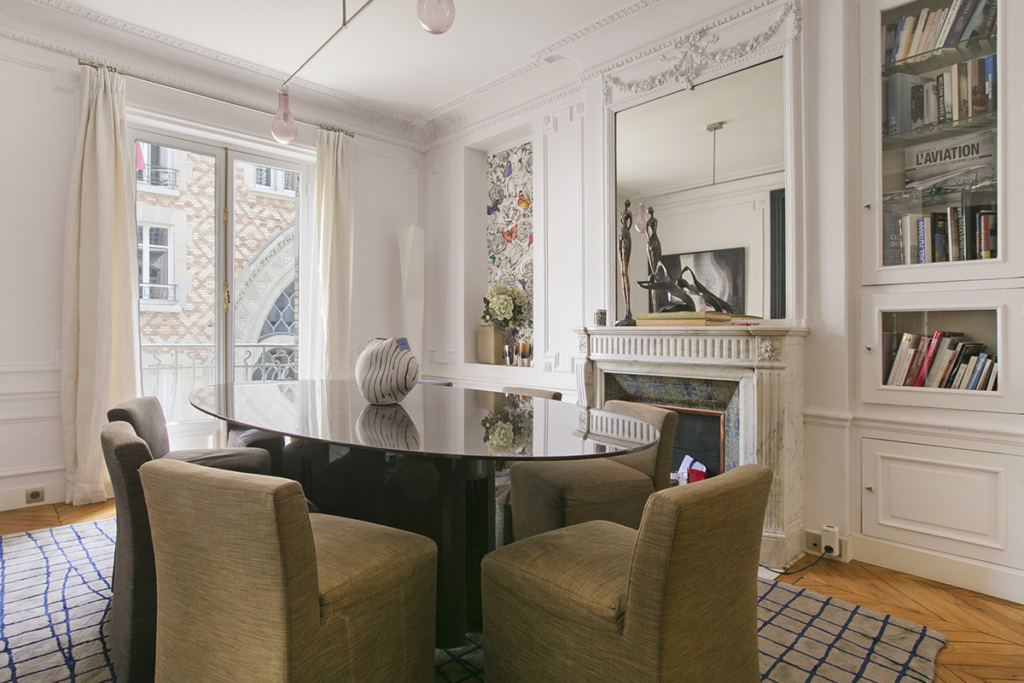 Luxurious and stylish furnished flat in an Art Nouveau building in Paris