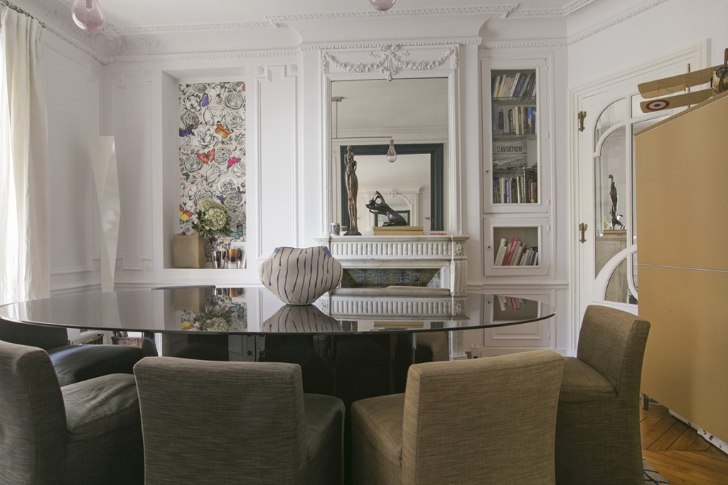 Luxurious and stylish furnished flat in an Art Nouveau building in Paris