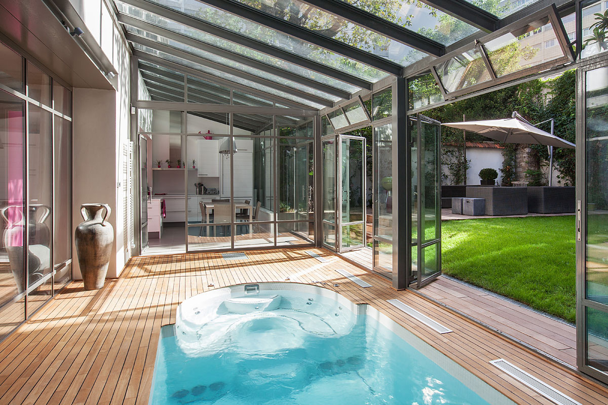 The finest furnished apartments with a private pool in Paris