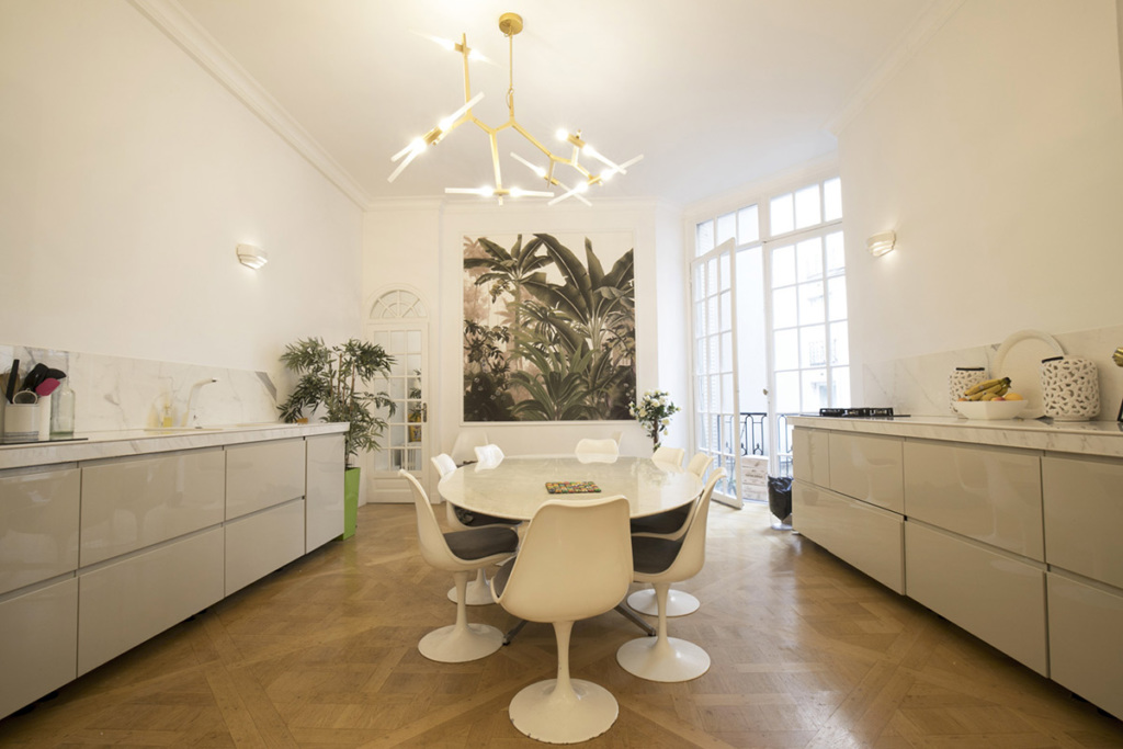 10 kitchens in furnished Parisian apartments. Some decorating tips