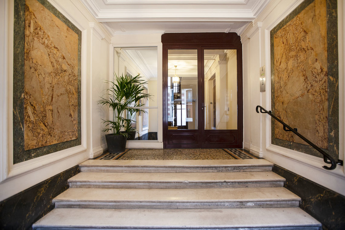 Furnished Apartment for rent square du Roule, Paris | Ref 18825