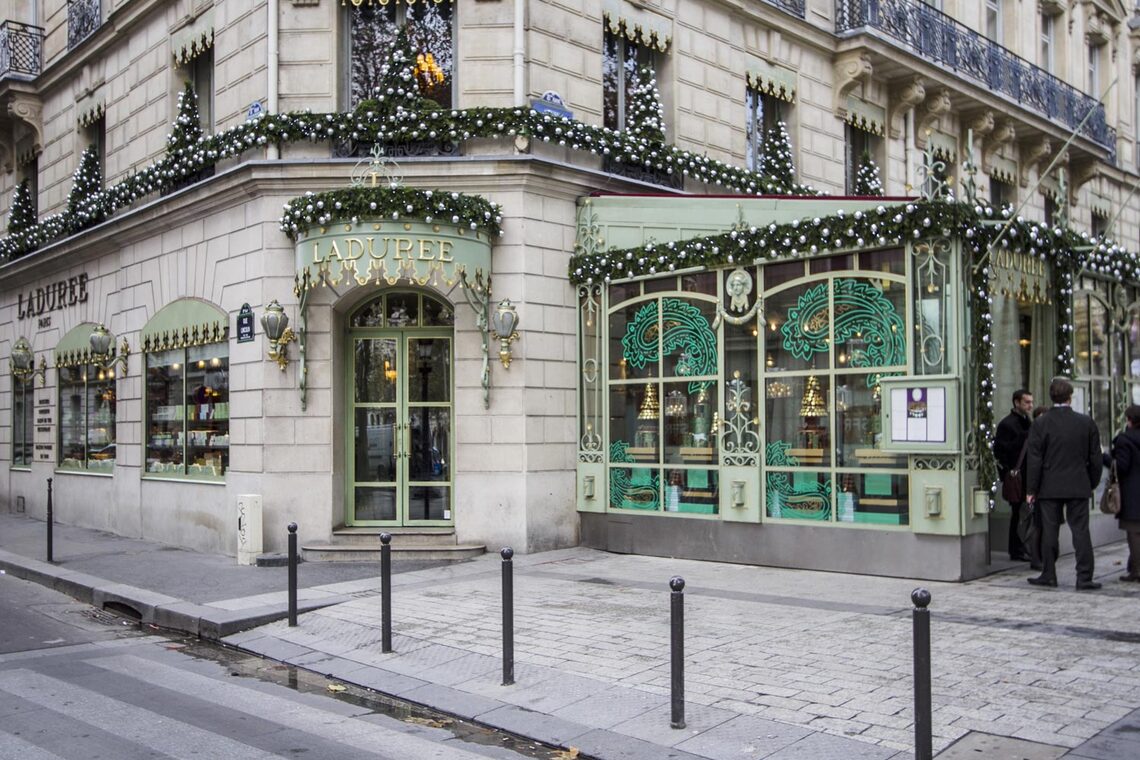 Location studio meublé de 34 m2 rue Marbeuf à Paris